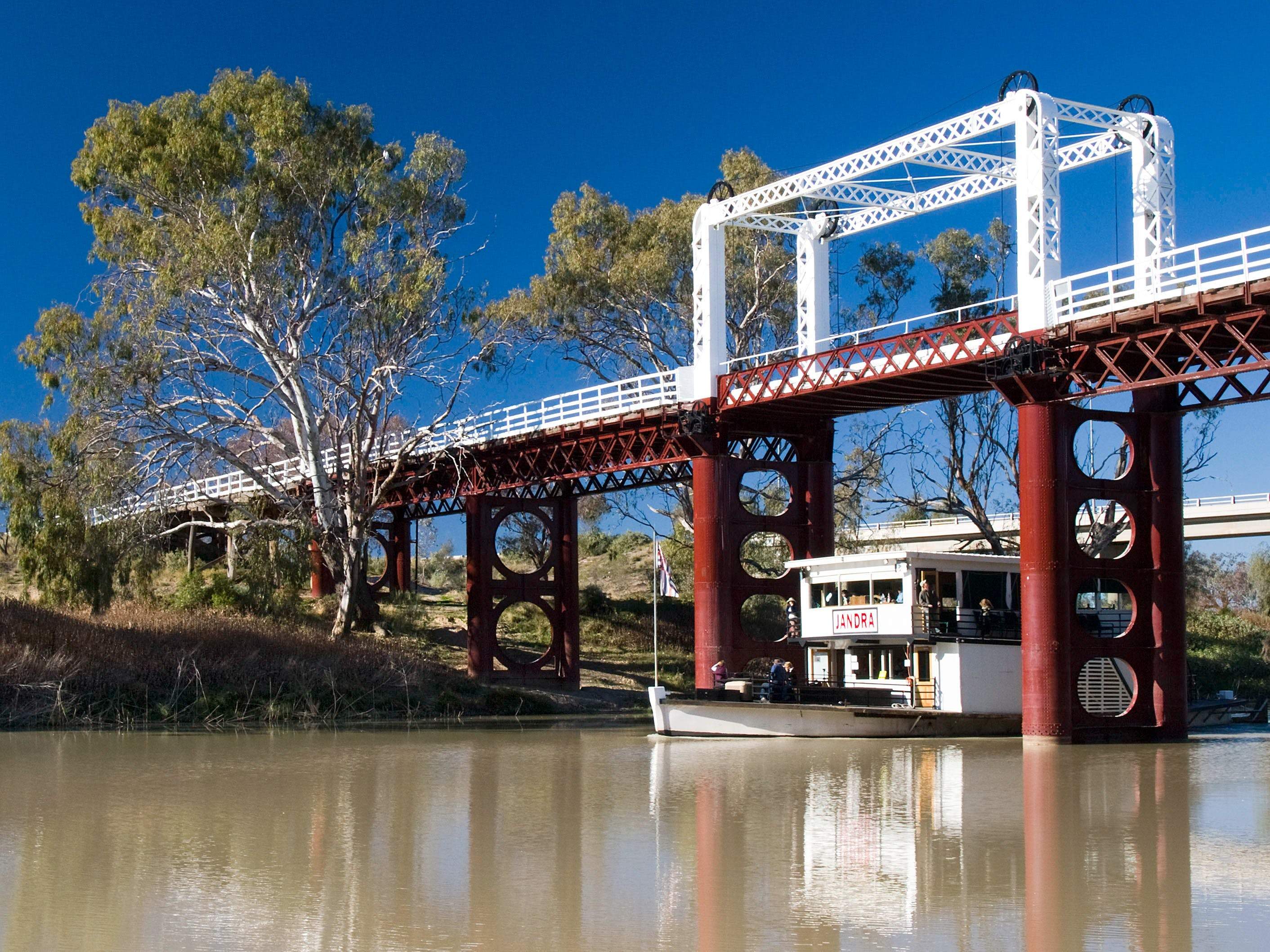 The Jandra Paddle Vessel | Back O' Bourke - Official Tourism Website